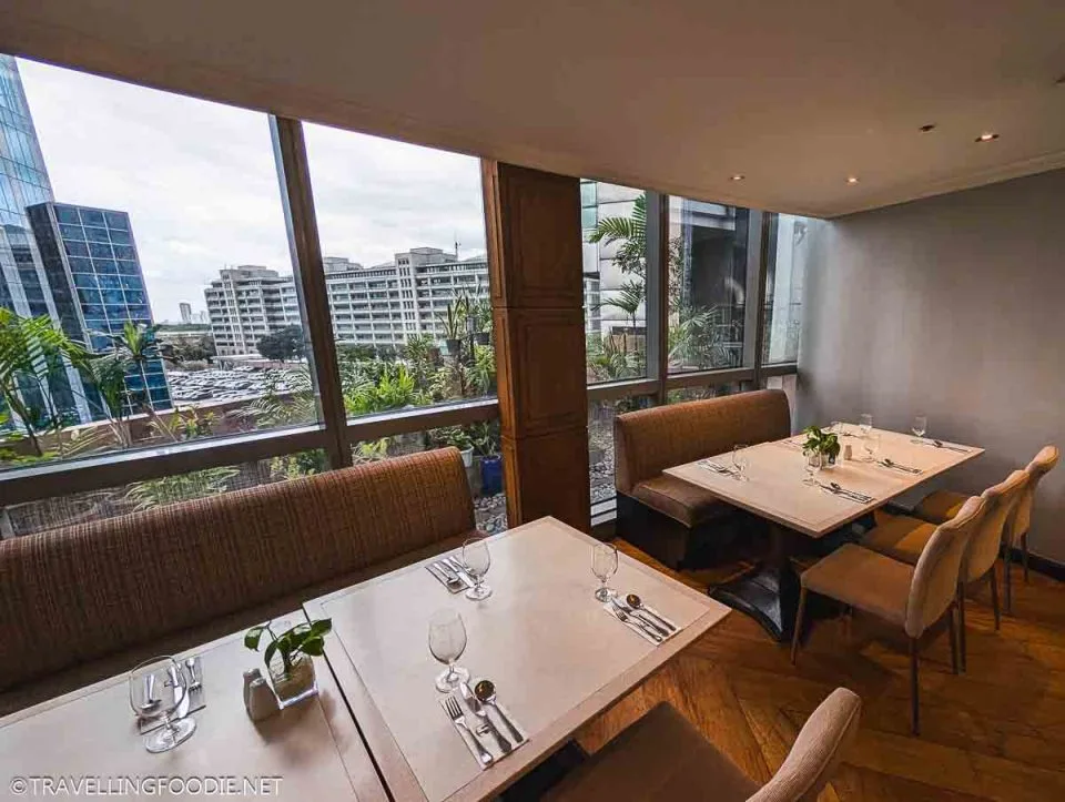 Discovery Suites Manila: 4-Star Luxury Hotel in Ortigas (With Video ...
